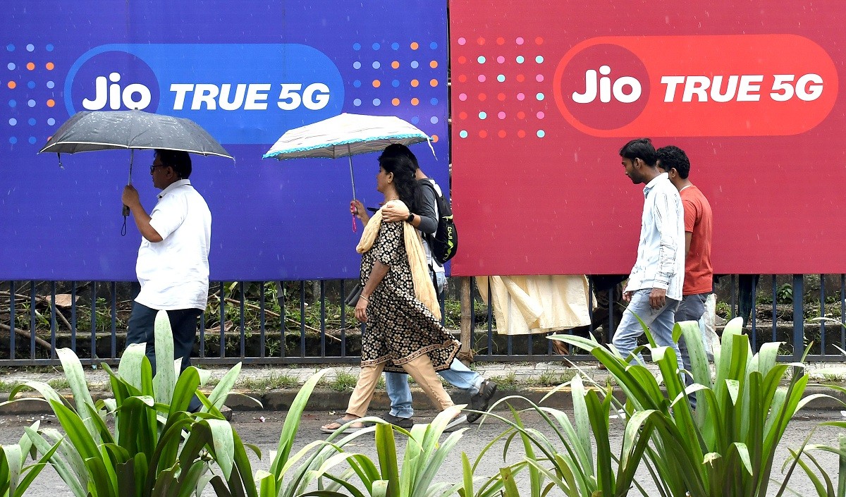 jio will start 5g trial in four cities from wednesday customers will ...