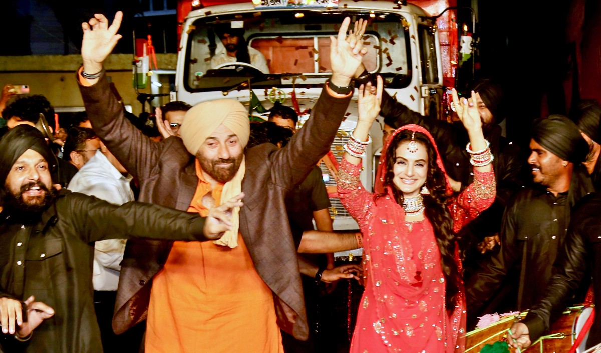 sunny deol compromised his fee for gadar 2 reveals director anil sharma ... sunny deol compromised his fee for gadar 2 reveals director anil sharma ...