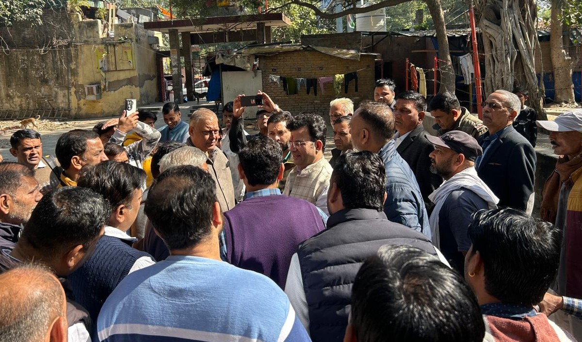 ravinder singh negi seen in action as soon as he became mla ...